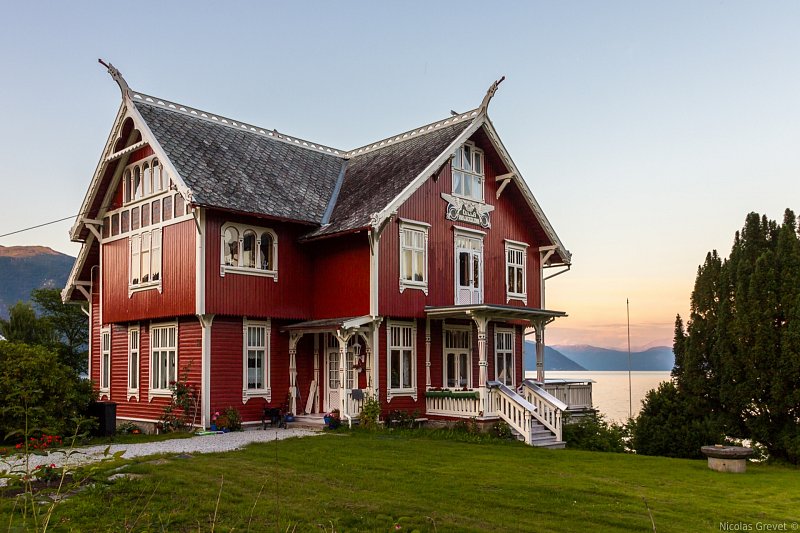Traditional norwegian house - Nicolas Grevet • Photography